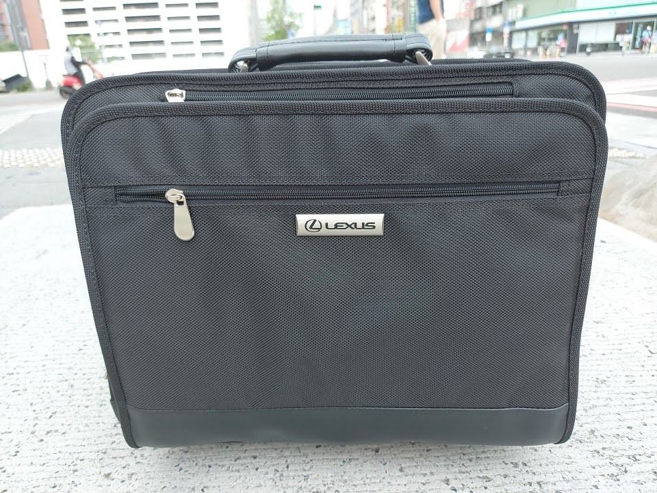 原廠正品 多用途 Lexus 行李箱 公事包 旅行箱 登機箱 電腦包, 家具及居家用品, 居家改善及收納用品, 居家改善及收納用品在旋轉拍賣