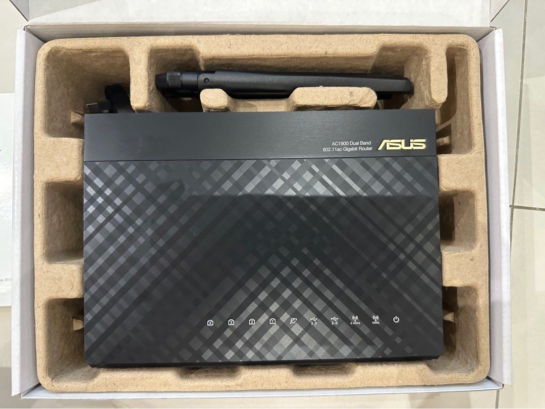Asus AC1900 router gigabit Dual band, Computers & Tech, Parts ...