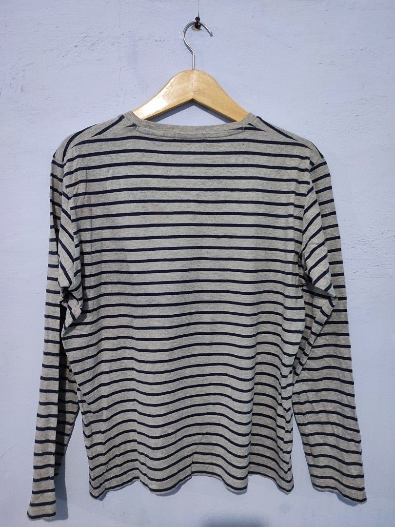 Baju panjang uniqlo size M salur lah, Fesyen Pria, Pakaian , Atasan di ...