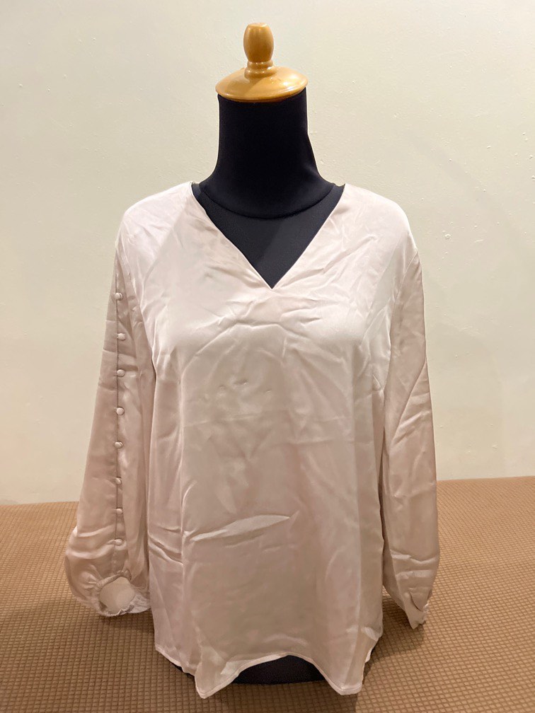Blouse satin cream coksu kondangan semi formal mango, Fesyen Wanita ...