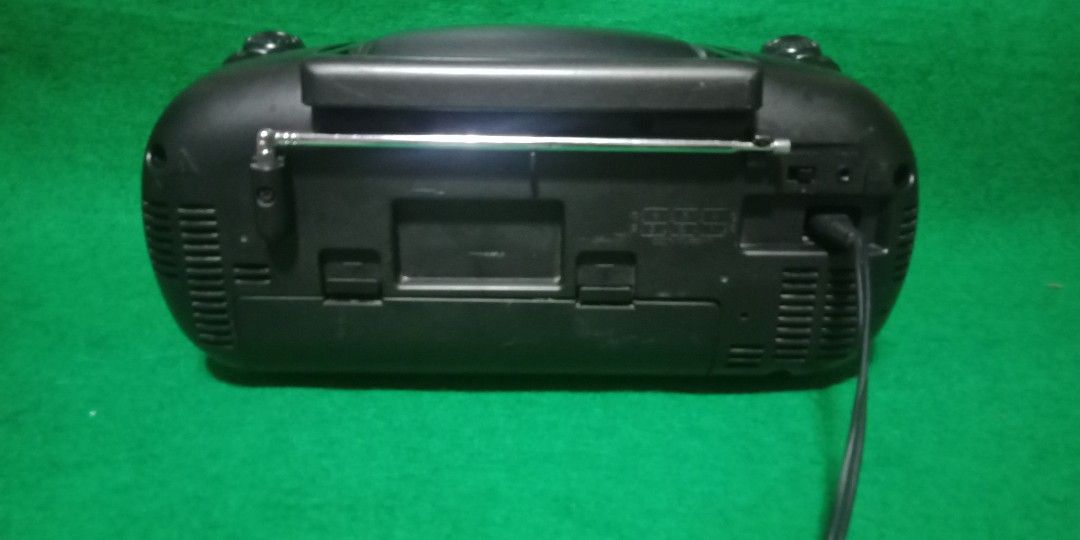 Casio CD-180S CD radio Cassette Recorder, Audio, Portable Music Players ...