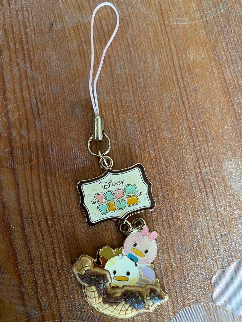 Disneyland keychain, Everything Else on Carousell