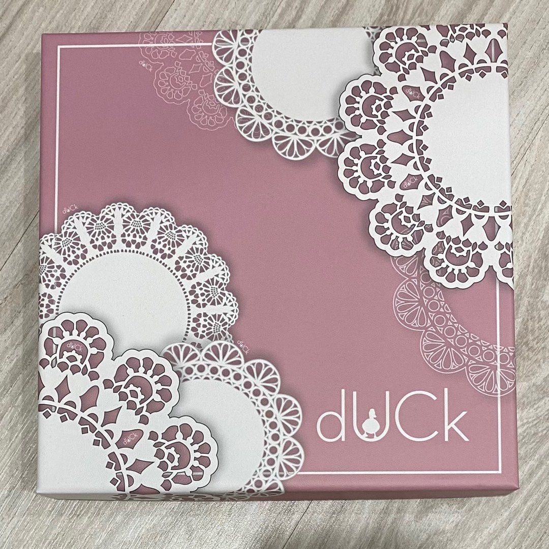 Duck Boxes Original Basic and LE, Women's Fashion, Muslimah Fashion ...