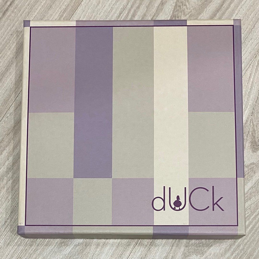 Duck Boxes Original Basic and LE, Women's Fashion, Muslimah Fashion ...