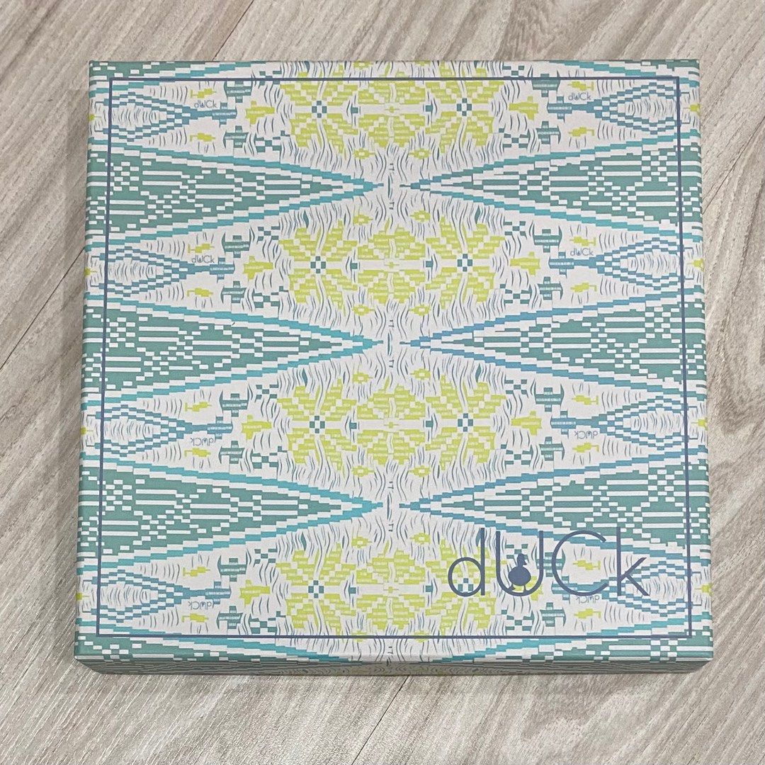 Duck Boxes Original Basic and LE, Women's Fashion, Muslimah Fashion ...