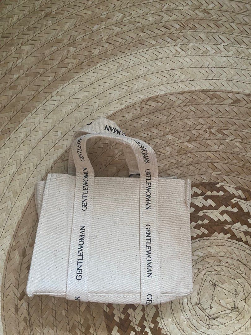 GENTLEWOMAN MICRO BOX TOTE | no paper bag | 1 pc left, Women's Fashion ...