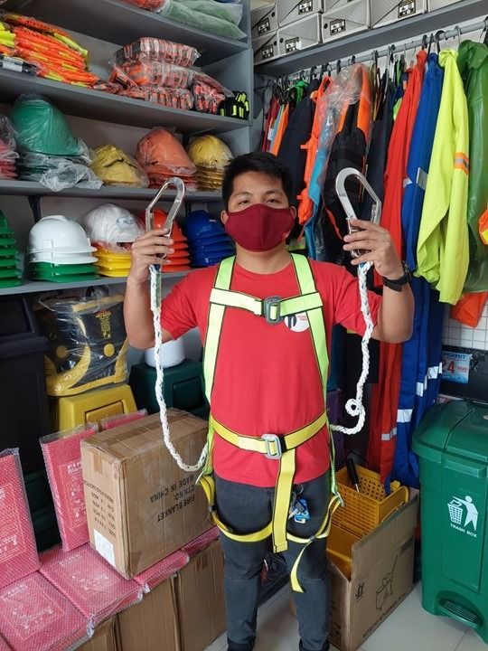 HARNESS Full Body Safety Belt Harness FBH, Sports Equipment, Other ...