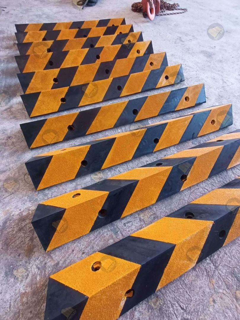 Heavy-Duty Rubber Column Guard for Industrial Use, Commercial ...