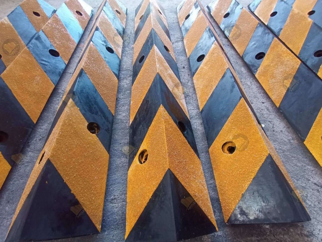 Heavy-Duty Rubber Column Guard for Industrial Use, Commercial ...