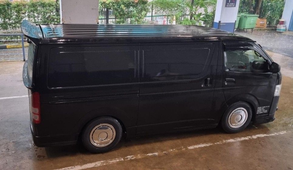 Hiace rear mid spoiler, Car Accessories, Accessories on Carousell