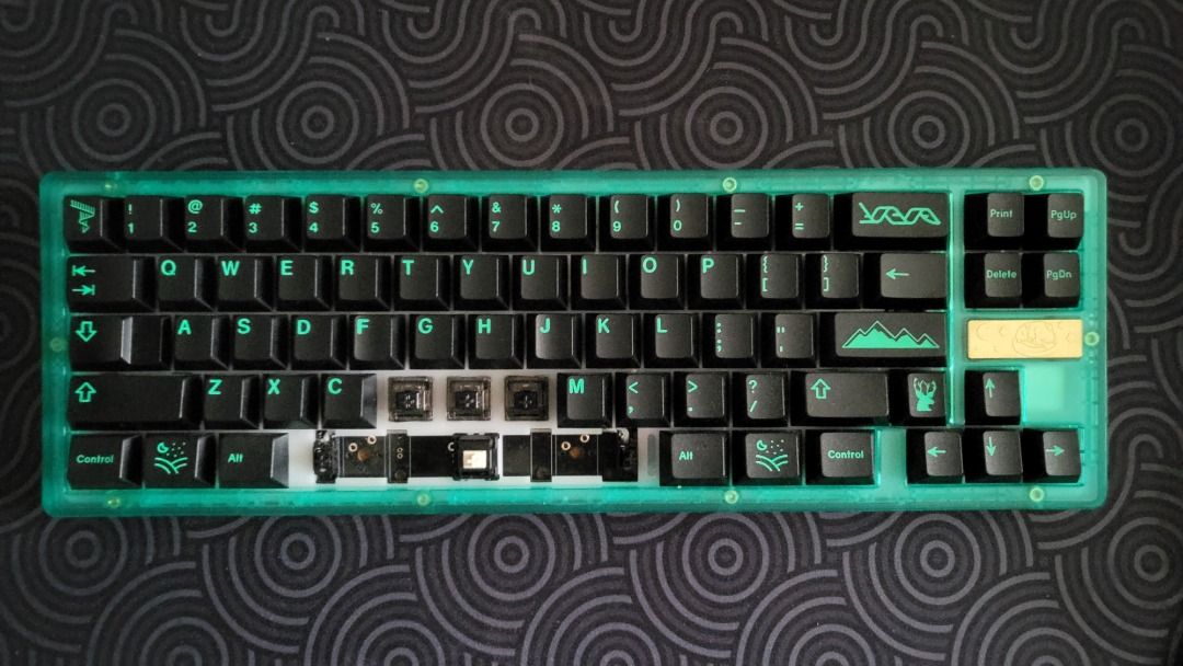 Ikki68 Aurora V1 Mint - Built with Gateron Ink V2 Switches on POM Plate ...