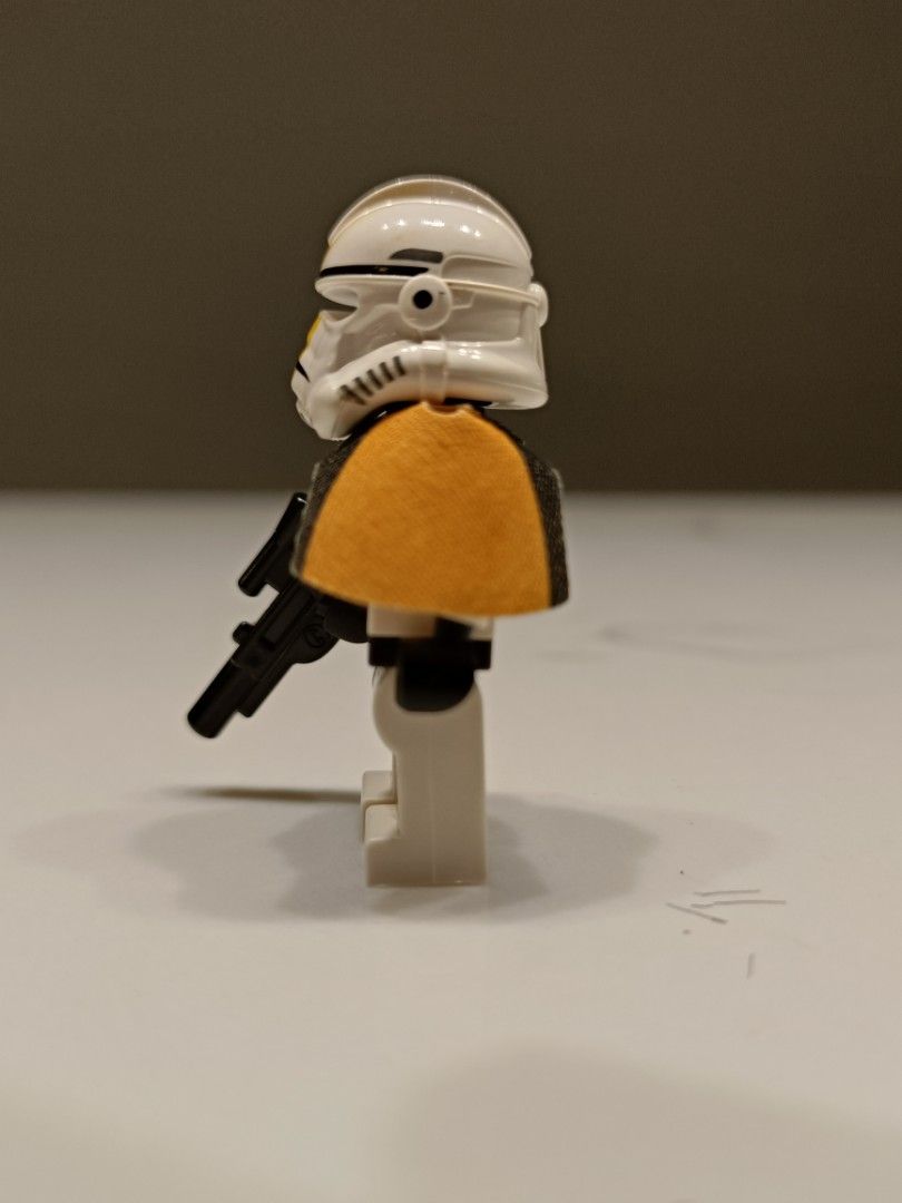 Lego Star Wars Clone trooper 327 Star Corp with Orange pauldron ...