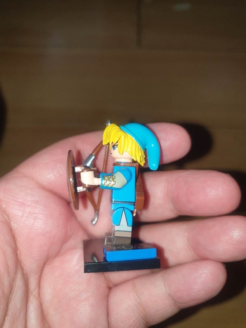Link Legend of Zelda mini figure 2 on Carousell