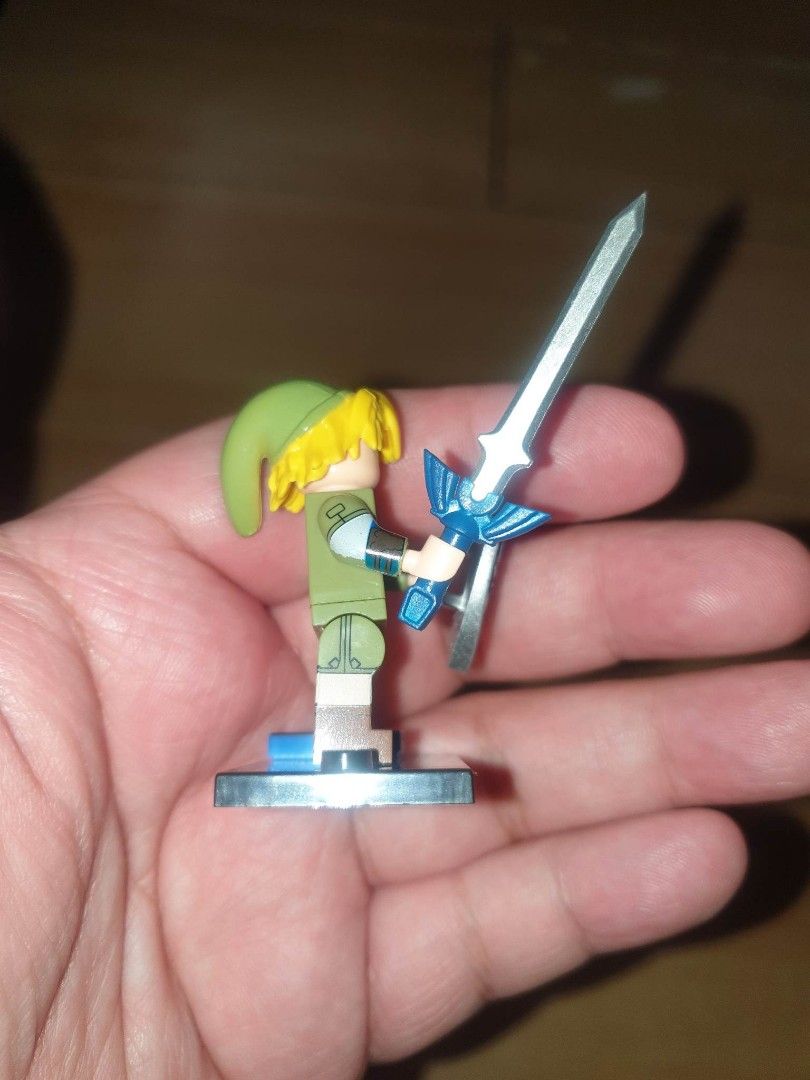 Link of Legend of Zelda mini figure, Hobbies & Toys, Toys & Games on ...