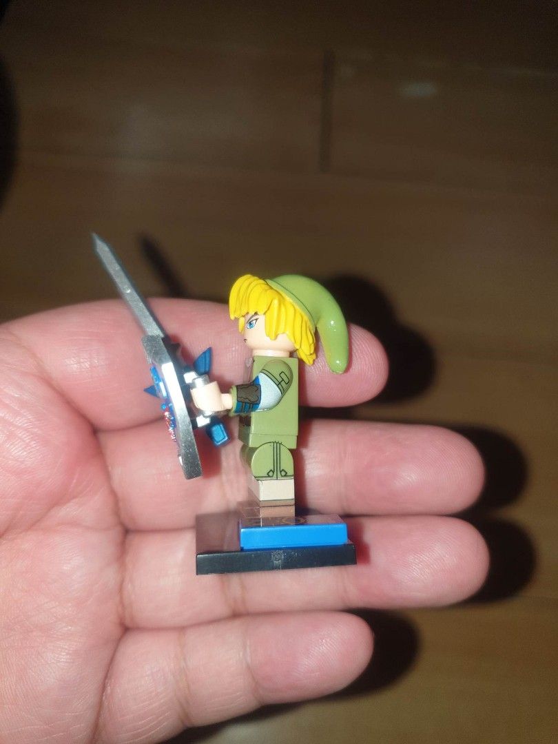 Link of Legend of Zelda mini figure, Hobbies & Toys, Toys & Games on ...