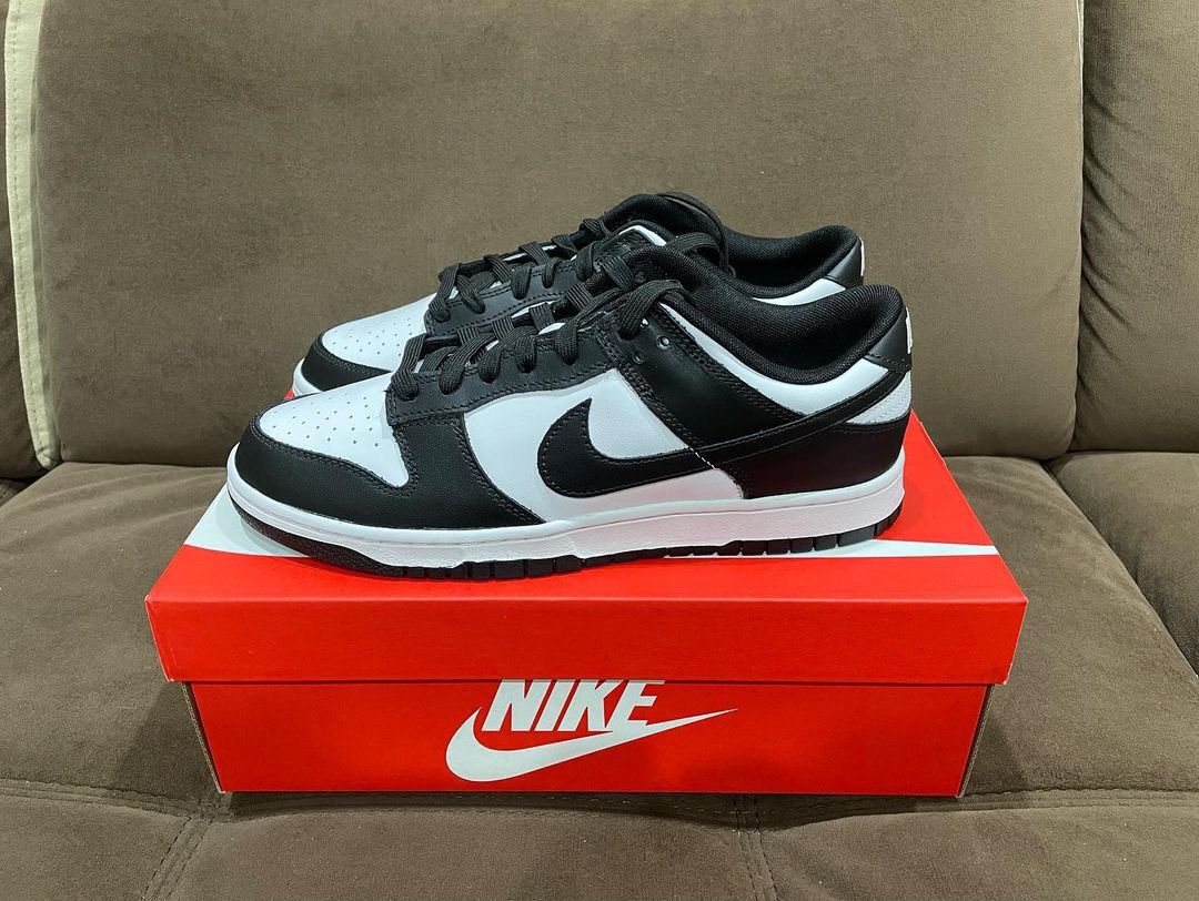 Nike Dunk Low Retro Panda, Men's Fashion, Footwear, Sneakers on Carousell