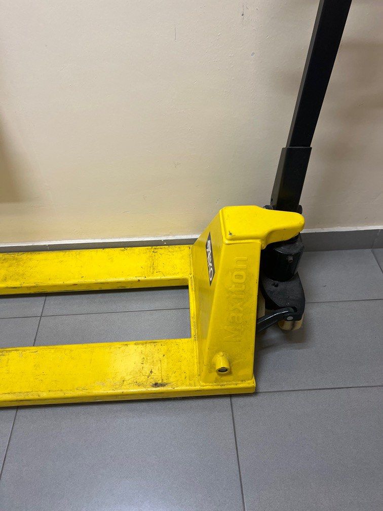 Pallet Jet, Furniture & Home Living, Home Improvement & Organisation ...