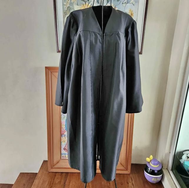 Plain Black Toga (Rent/Sale), Women's Fashion, Coats, Jackets and ...