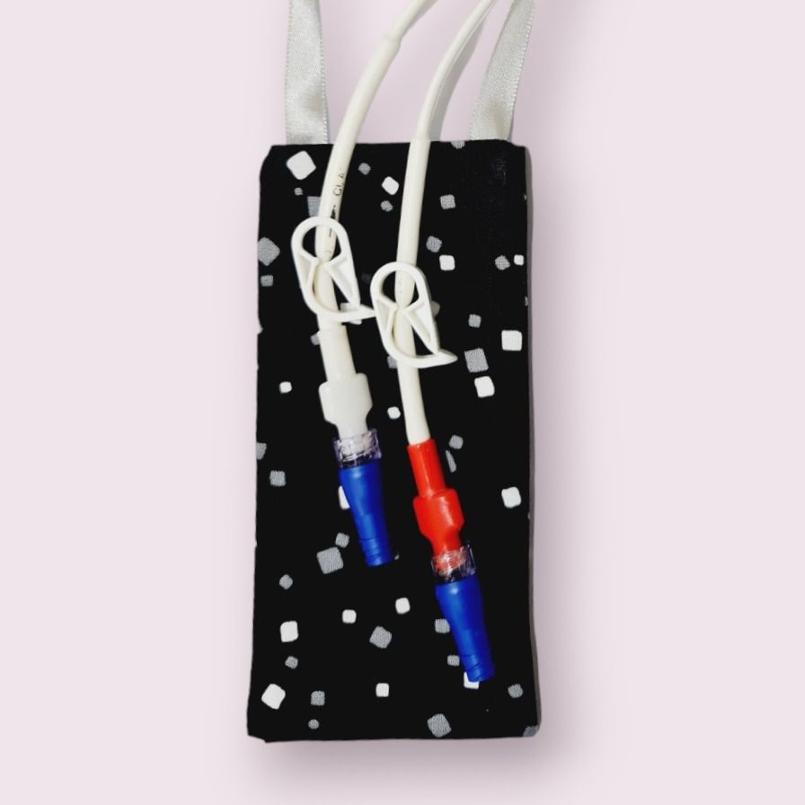Reversible Hickman Line Pouch [Black & White], Health & Nutrition ...