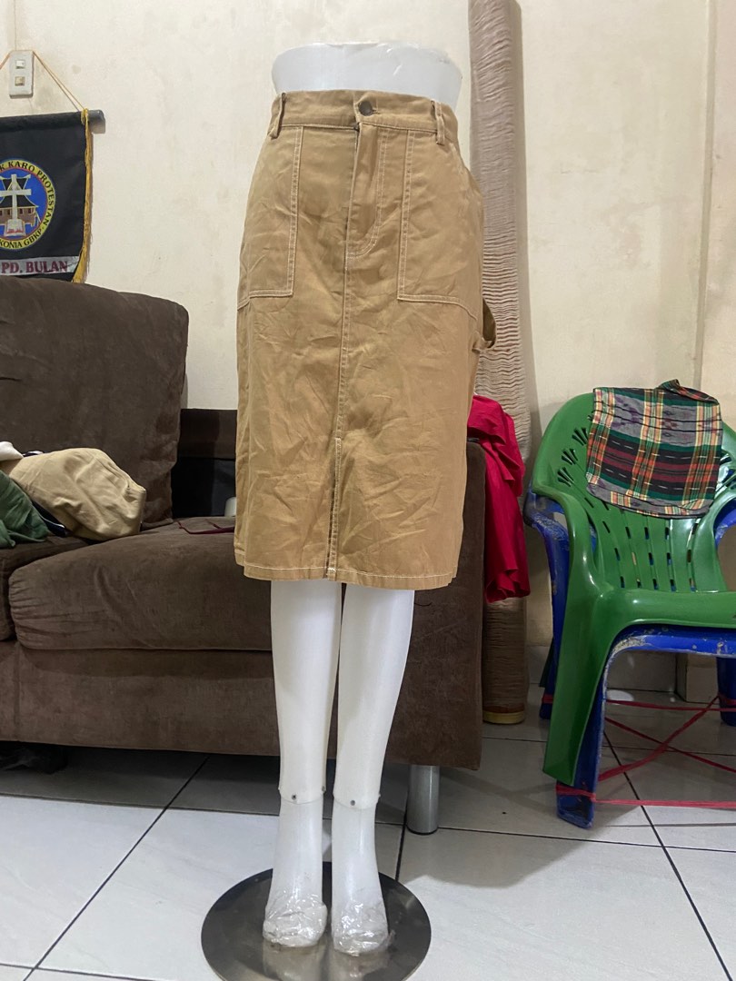 Rok Coksu Like New, Fesyen Wanita, Pakaian Wanita, Gaun & Rok di Carousell