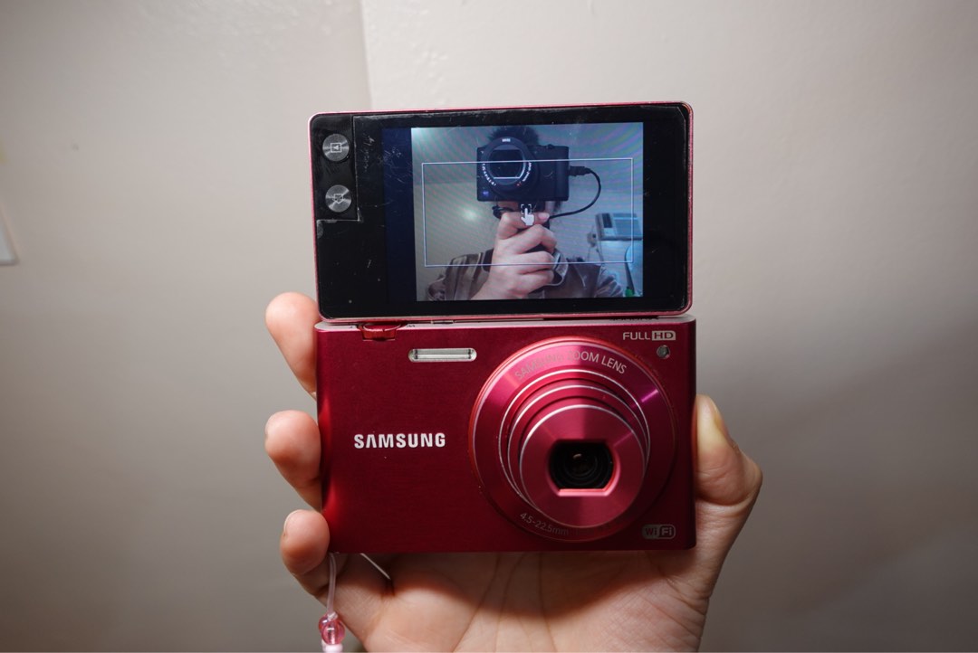 *RARE* Samsung MV900F Flip Screen With WiFi Digital Camera, Photography ...