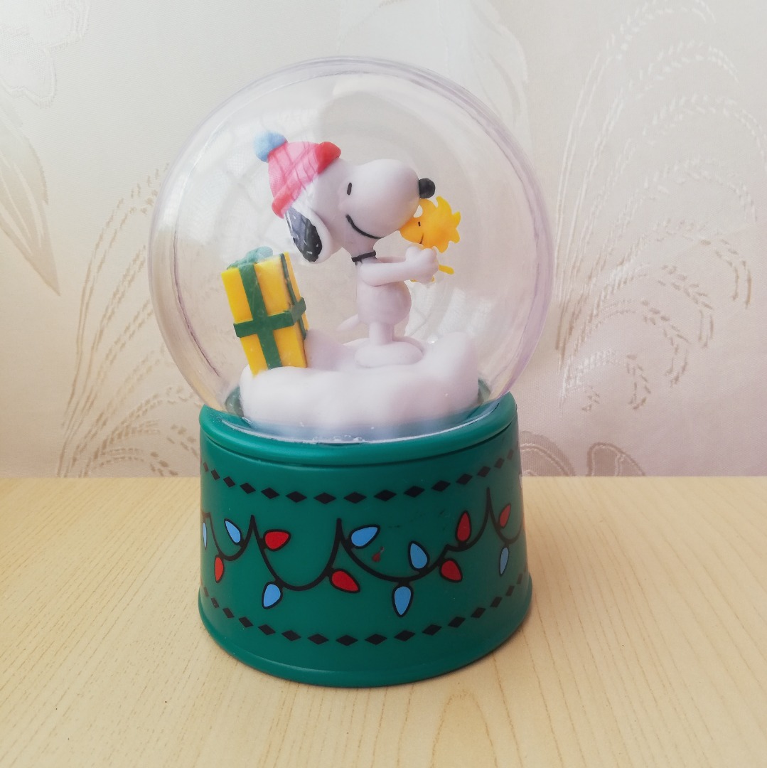Snoppy Snow Globe Mini Container, Hobbies & Toys, Toys & Games on Carousell