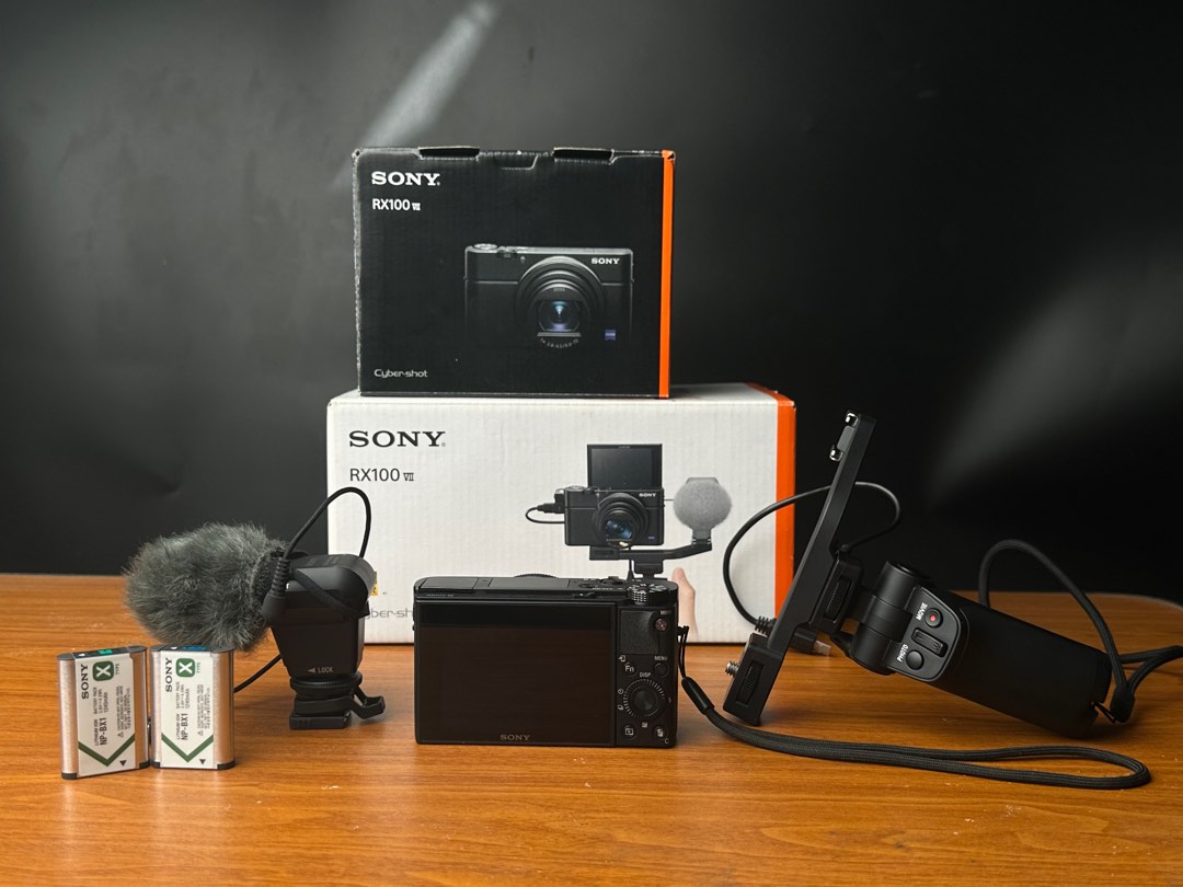 Sony RX100 mark vii, Photography, Cameras on Carousell