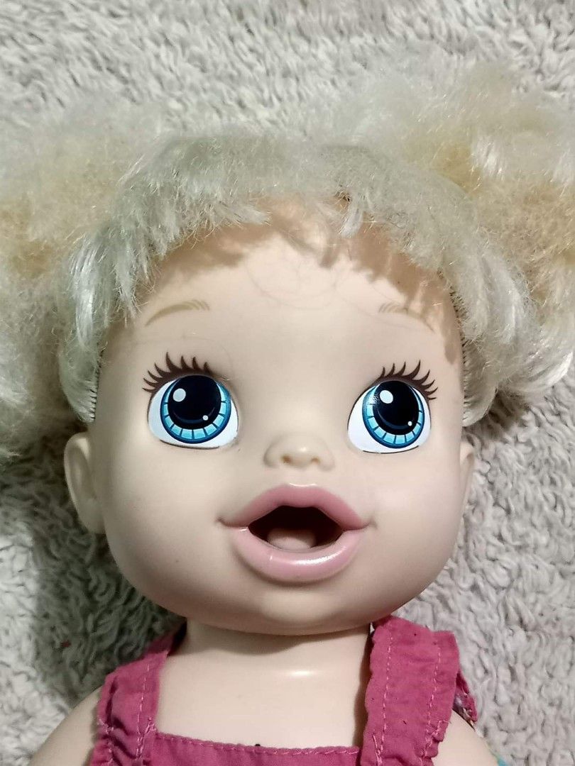 TALKING BABY ALIVE IN ORIGINAL CLOTHES AND BATTERY-OPERATED ACCESSORIES ...