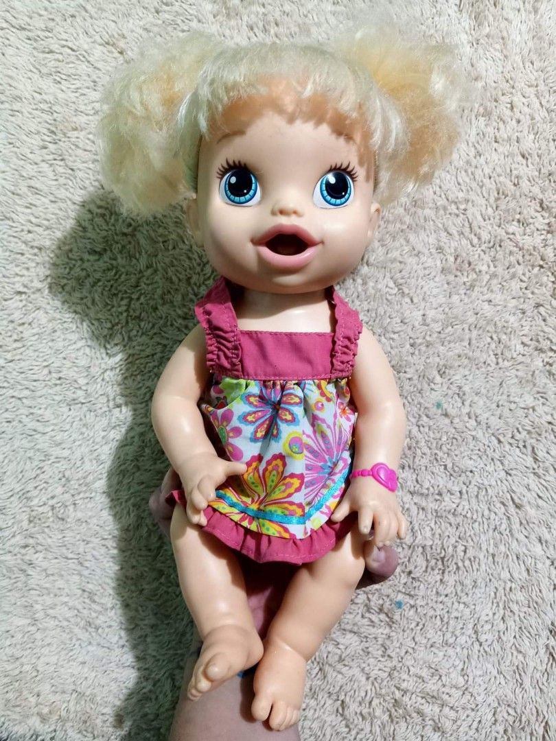 TALKING BABY ALIVE IN ORIGINAL CLOTHES AND BATTERY-OPERATED ACCESSORIES ...