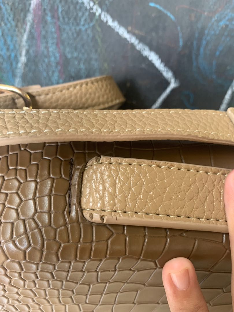 Tas heyLocal id, Fesyen Wanita, Tas & Dompet di Carousell