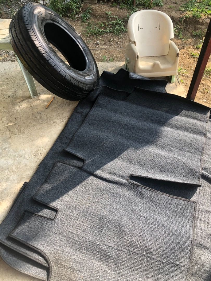 TOYOTA HI ACE COMMUTER CARPET AND RESERVE TIRE, Car Parts & Accessories ...