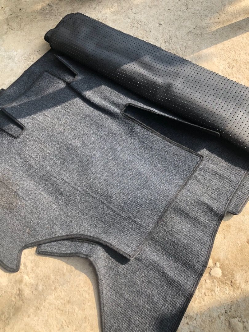 TOYOTA HI ACE COMMUTER CARPET AND RESERVE TIRE, Car Parts & Accessories ...