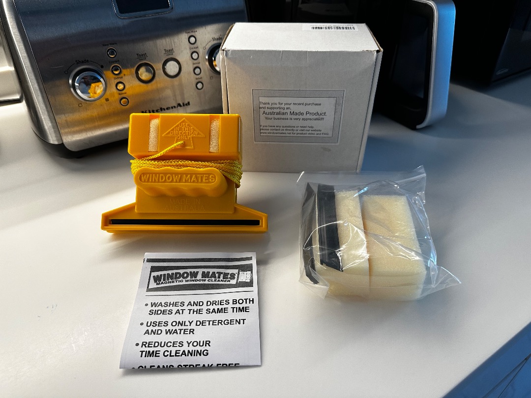 Window Mates Magnetic Window Cleaner, Furniture & Home Living, Cleaning ...