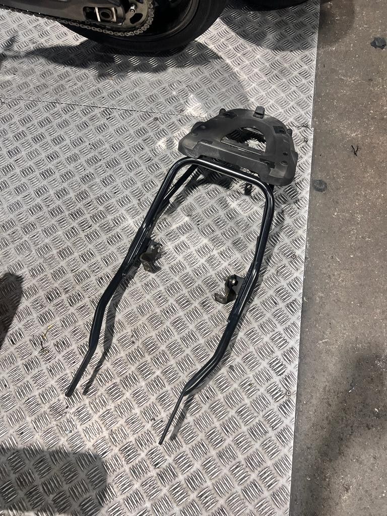 Yamaha FZ1 2005 -2013 Top Box Rack Bracket, Motorcycles, Motorcycle ...