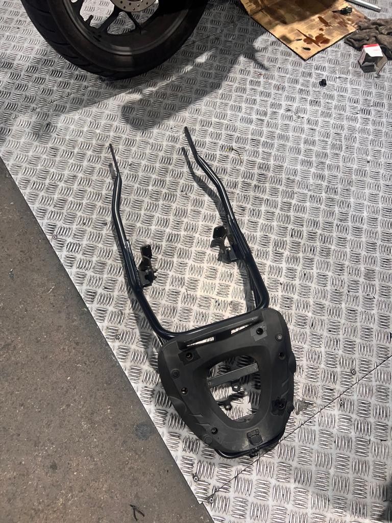 Yamaha FZ1 2005 -2013 Top Box Rack Bracket, Motorcycles, Motorcycle ...