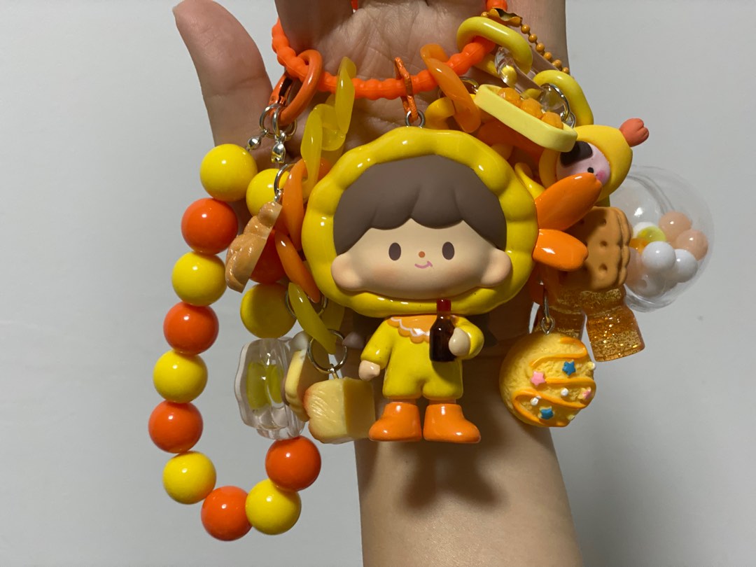 Zzoton blind box key chain / bag charm, Hobbies & Toys, Stationery ...