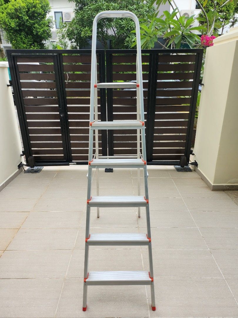 6-step Aluminium ladder, Furniture & Home Living, Home Improvement ...