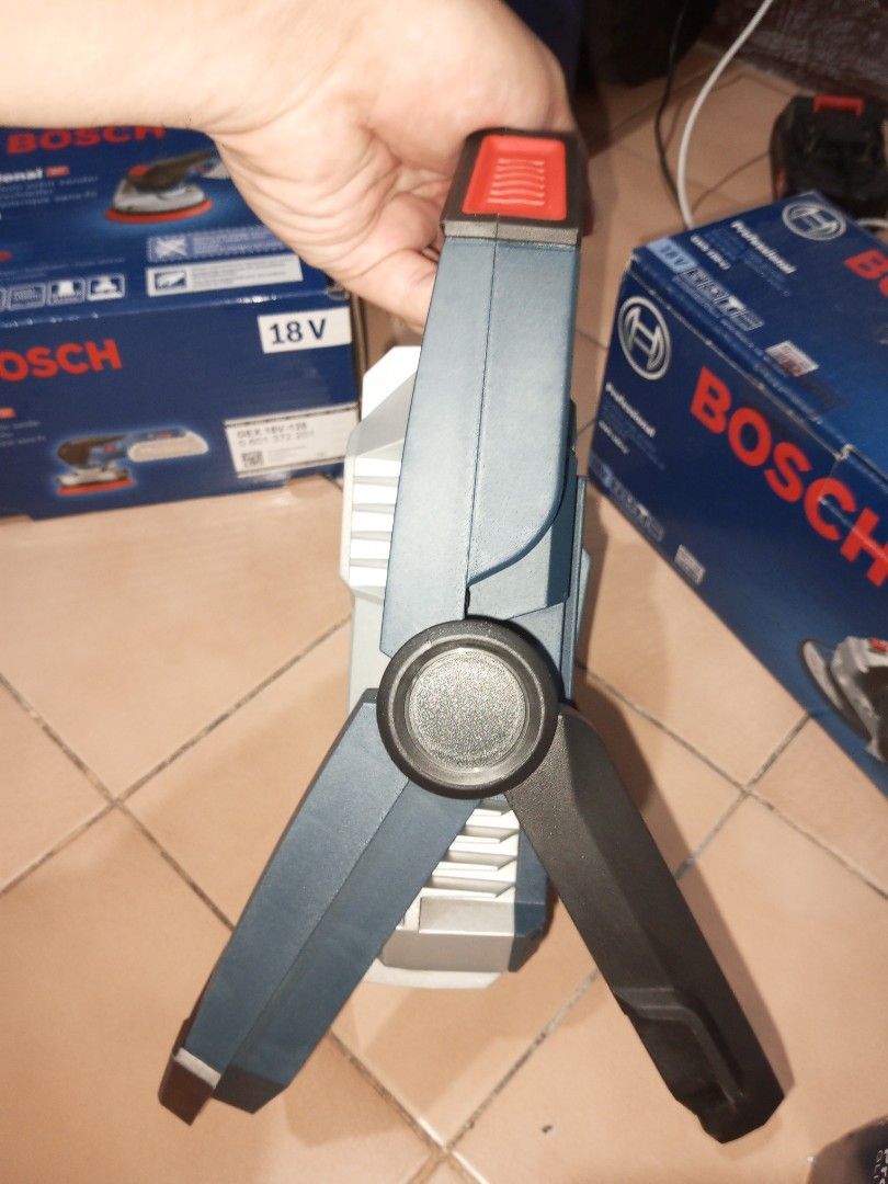 BOSCH CORDLESS FLOOD LIGHT, Commercial & Industrial, Construction Tools ...