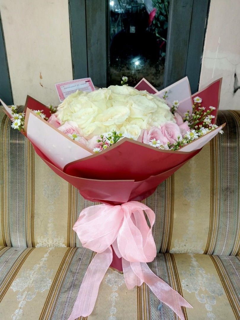 Buket bunga mawar putih mix pink asli segar CIMAHI BDG, Desain ...