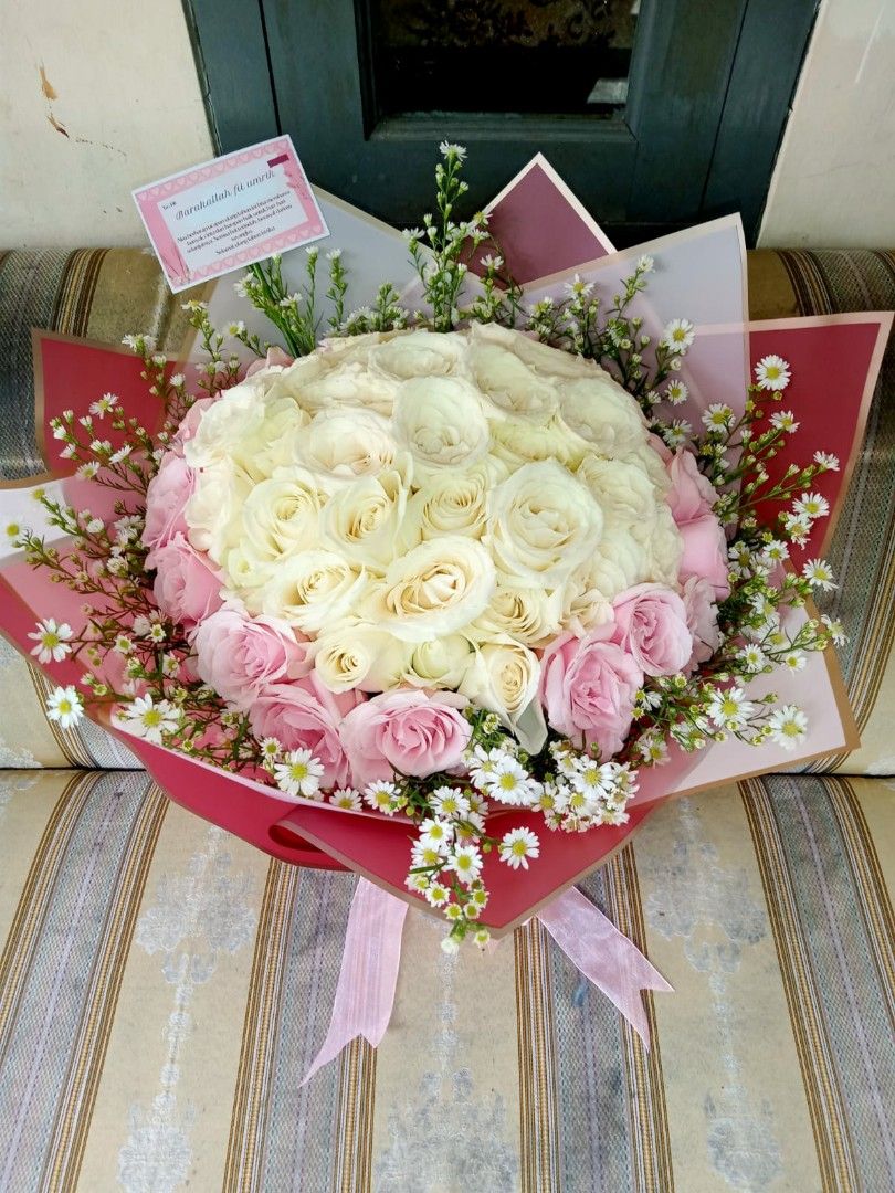Buket bunga mawar putih mix pink asli segar CIMAHI BDG, Desain ...