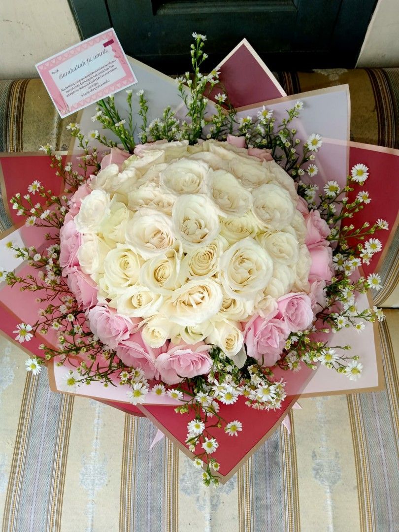 Buket bunga mawar putih mix pink asli segar CIMAHI BDG, Desain ...