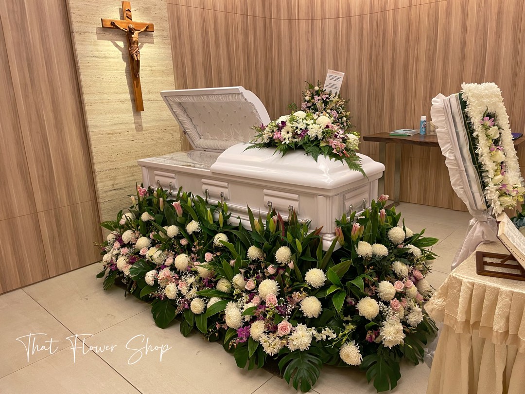 Casket Surround Fresh Flower Arrangement for Funeral Wake | Funeral ...