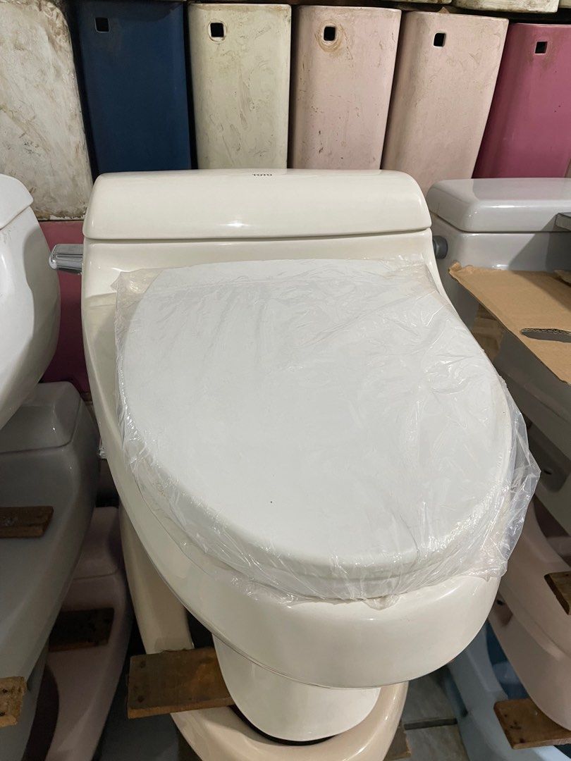 CLOSET DUDUK TOTO CW 436 (FULLSET), Perabotan Rumah di Carousell