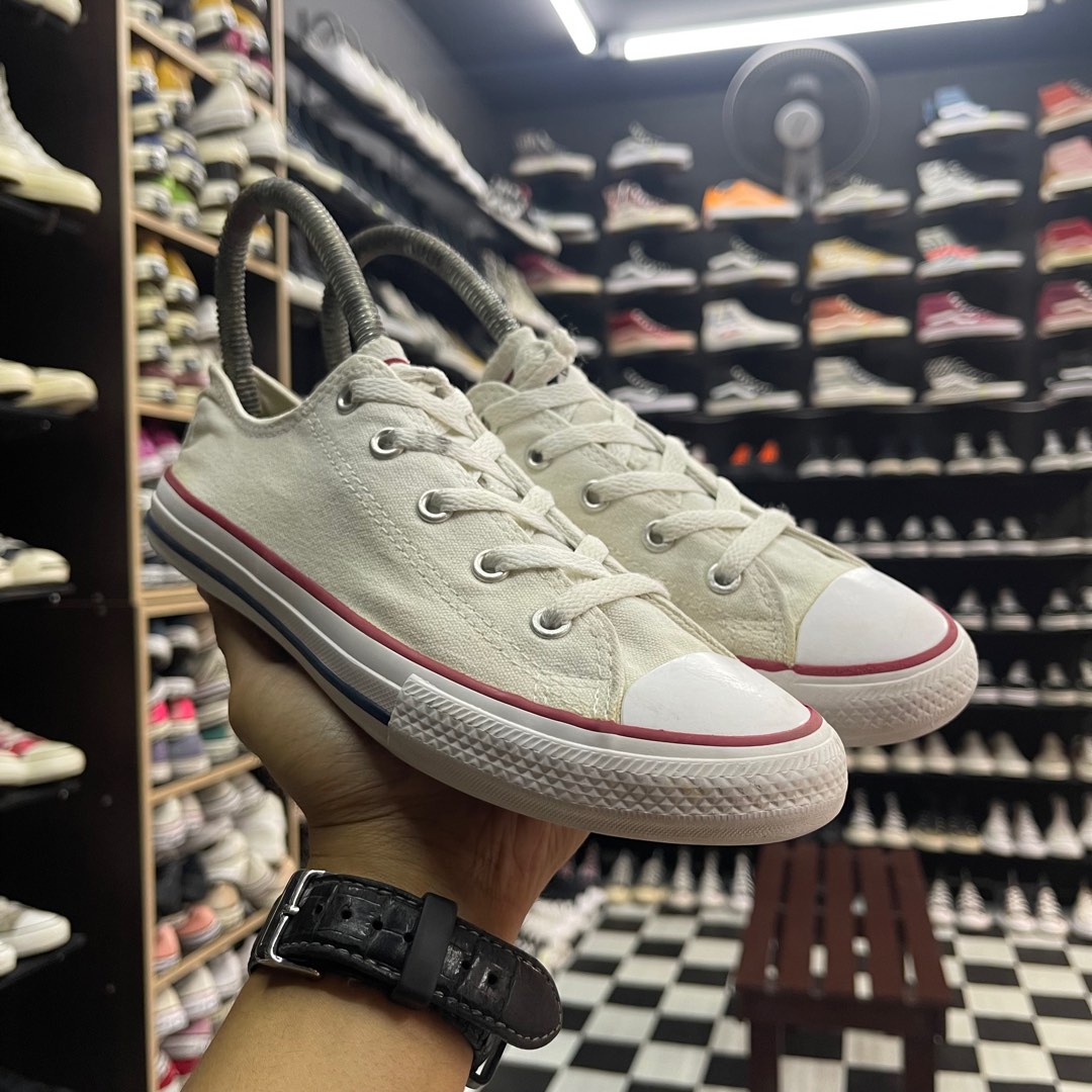 Converse Low Cut, Women's Fashion, Footwear, Sneakers on Carousell
