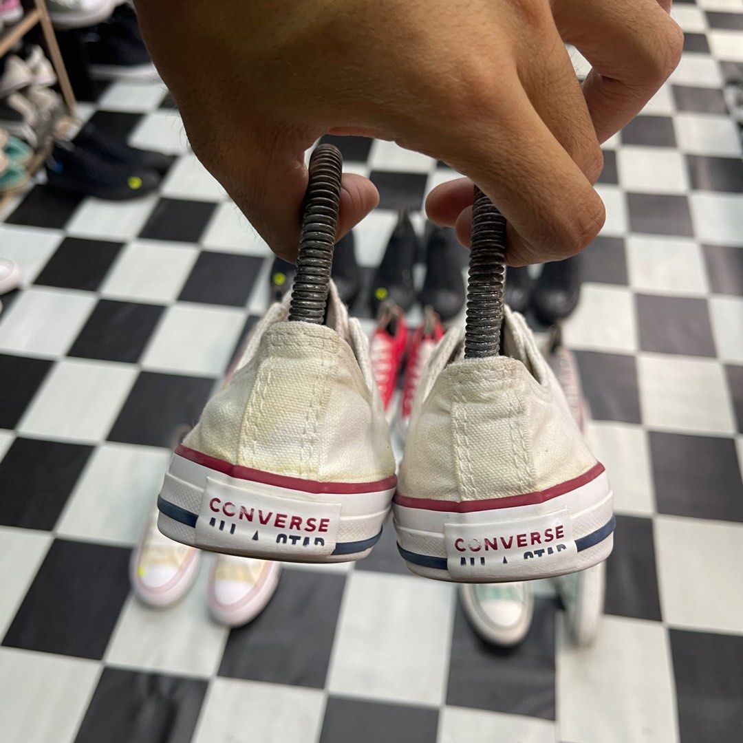 Converse Low Cut, Women's Fashion, Footwear, Sneakers on Carousell