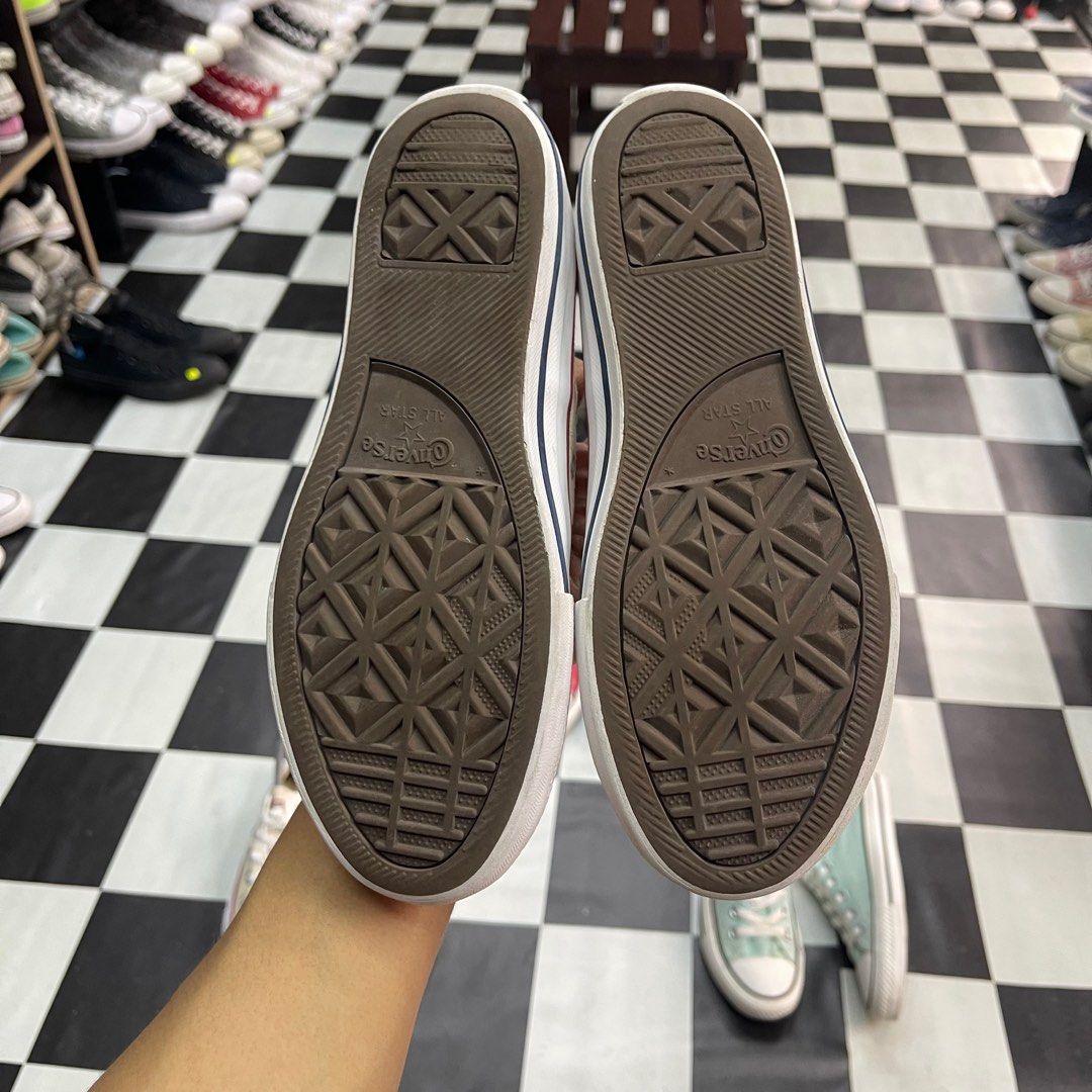 Converse Low Cut, Women's Fashion, Footwear, Sneakers on Carousell
