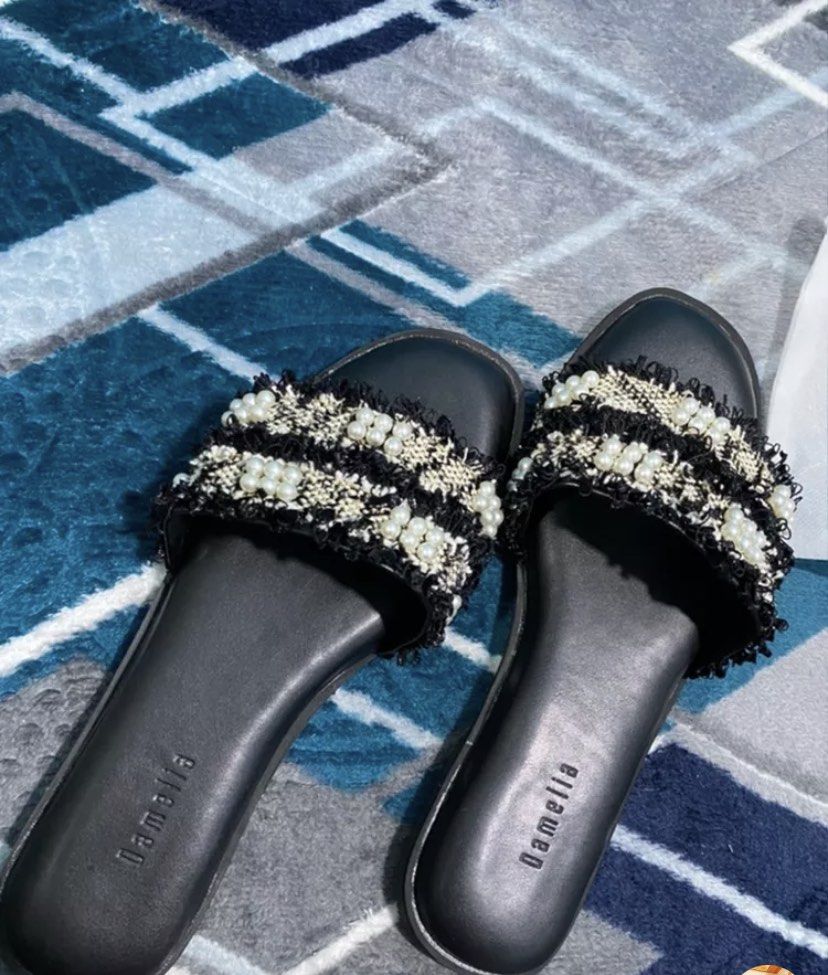 Damelia Sheina Sandals, Fesyen Wanita, Sepatu di Carousell
