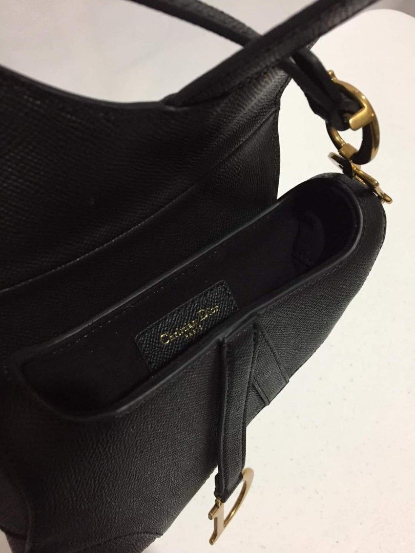 DILAT NU LANG MGA MATA AH.. SARIWA, Luxury, Bags & Wallets on Carousell