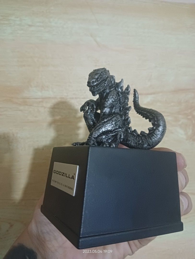 Godzilla, Hobbies & Toys, Memorabilia & Collectibles, Vintage Collectibles on Carousell