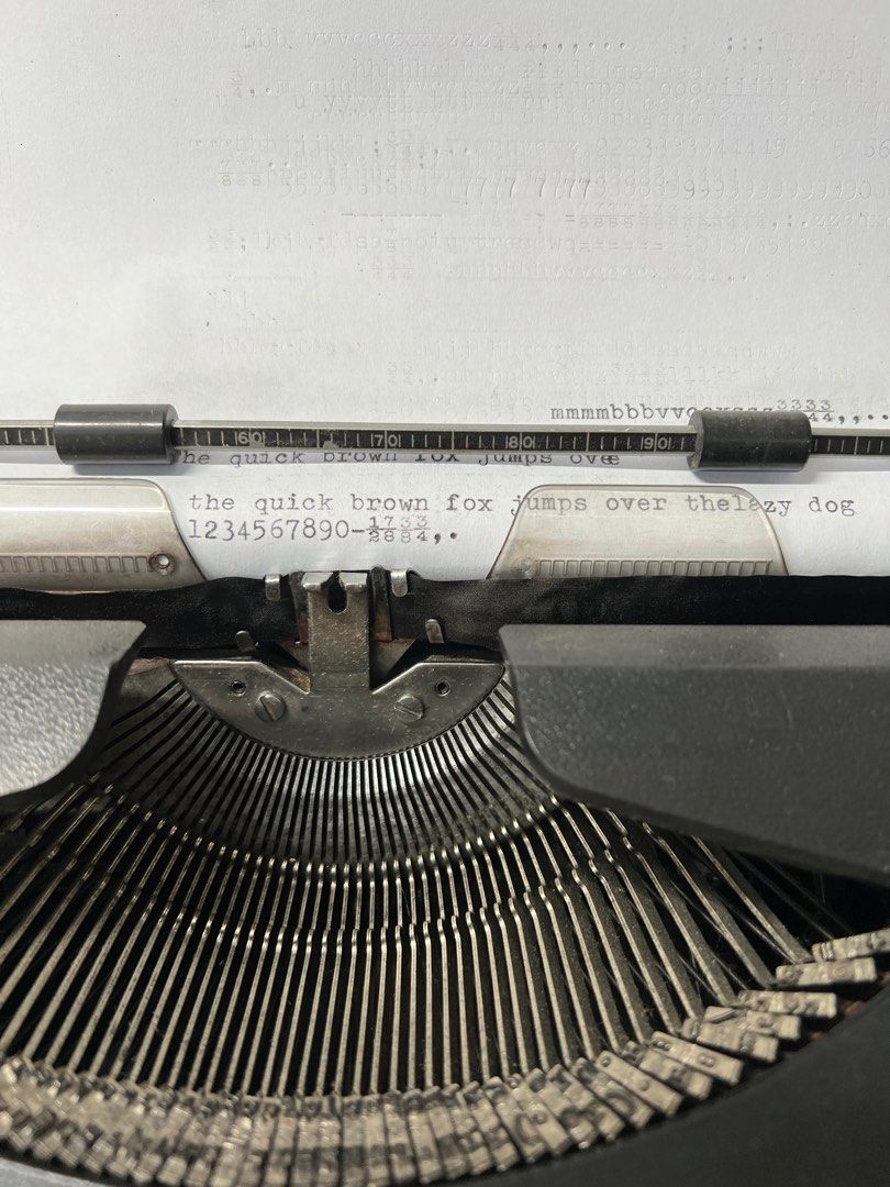 Hanimex Regal Typewriter, Hobbies & Toys, Memorabilia & Collectibles ...